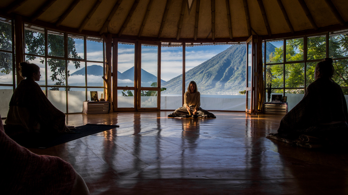 Silent meditation retreats. Benefits, techniques and methods to seek ...