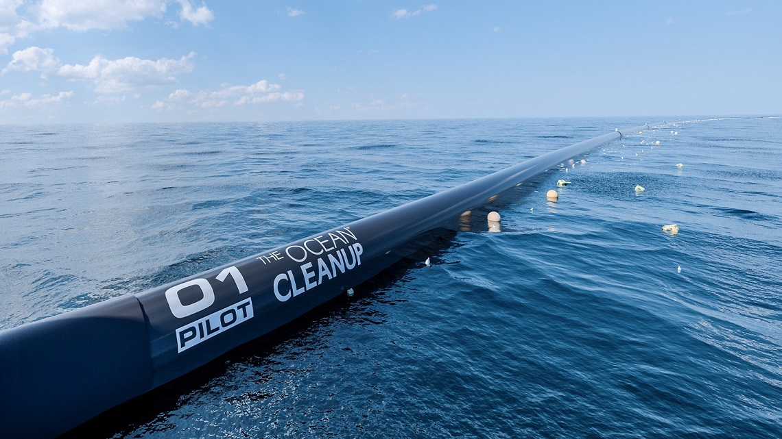 The first revolutionary system that removes ocean plastic is ready to ...