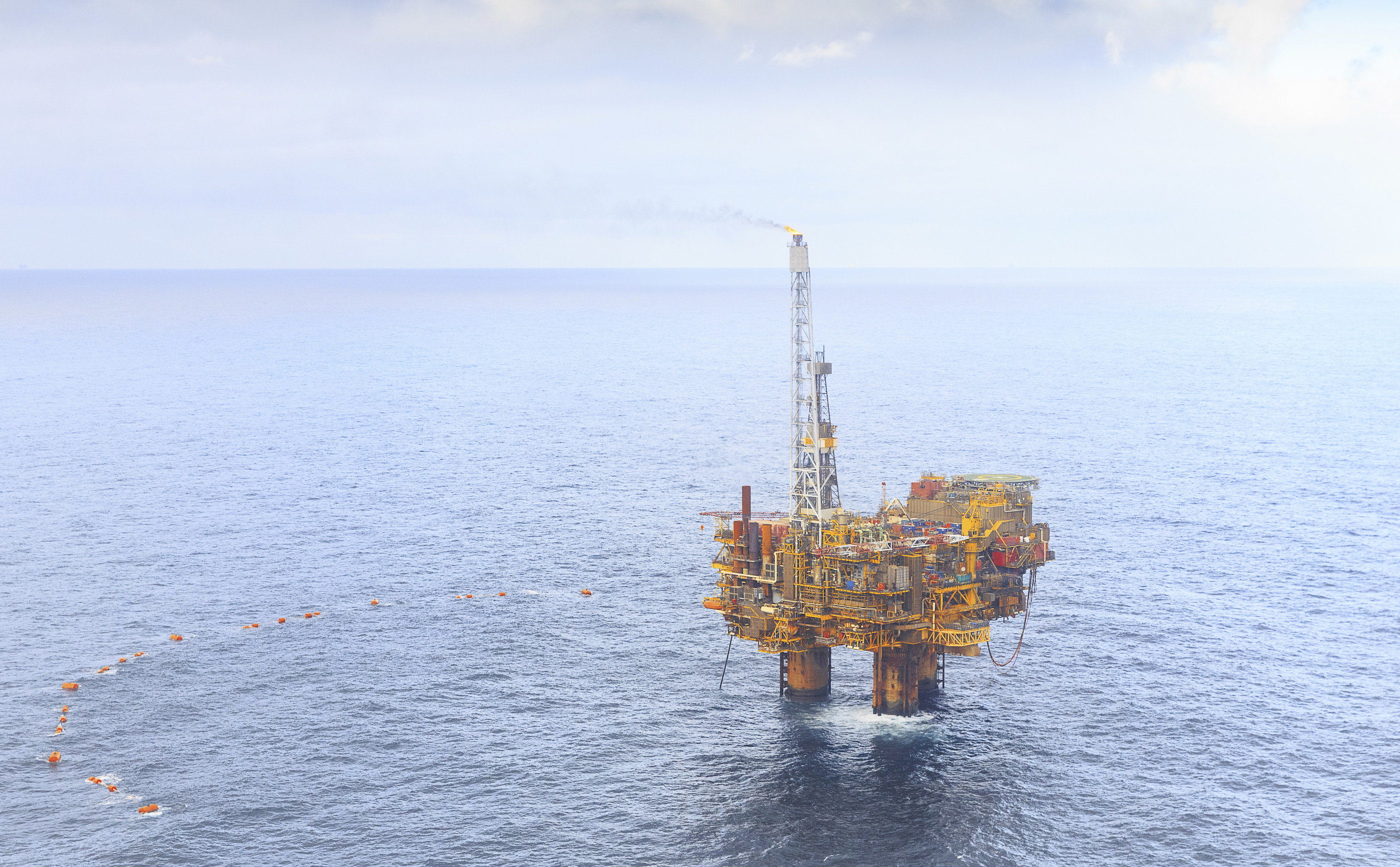 Shell wants to decommission oil platforms in the North Sea | LifeGate