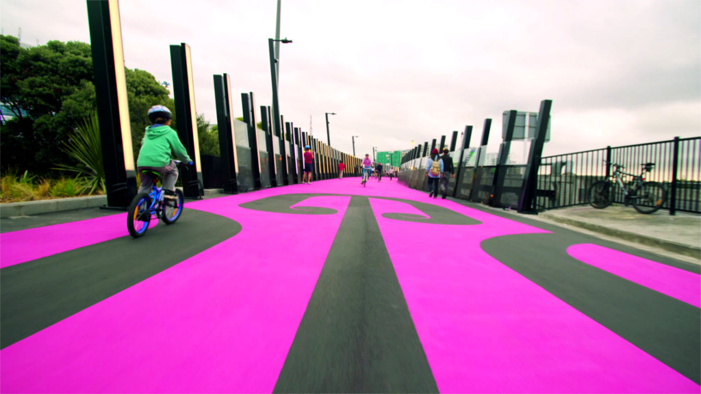 This pink cycling lane in New Zealand amazed the world | LifeGate
