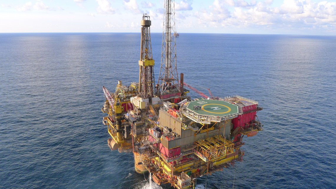 Shell wants to decommission oil platforms in the North Sea | LifeGate